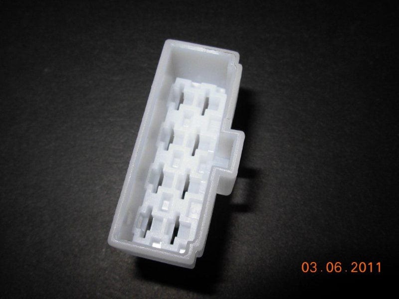 8 Way Plug Female (8PF)